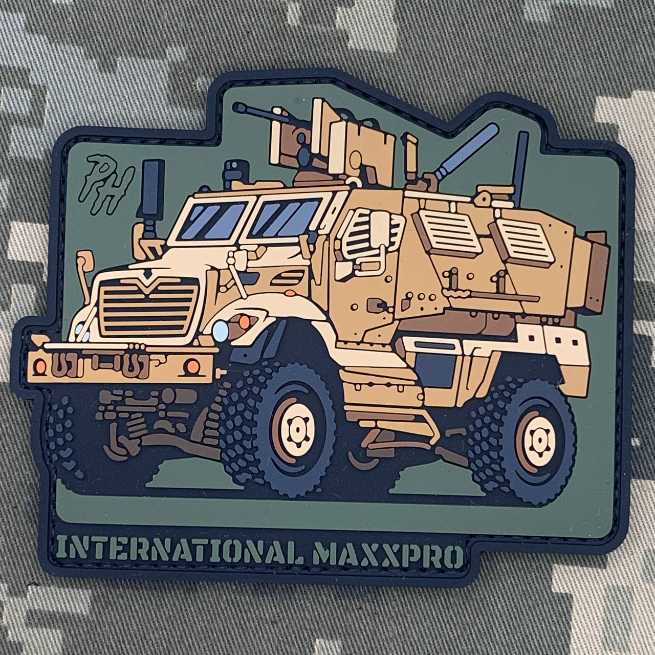 Оригінальний патч Patch Hunter INTERNATIONAL MAXXPRO