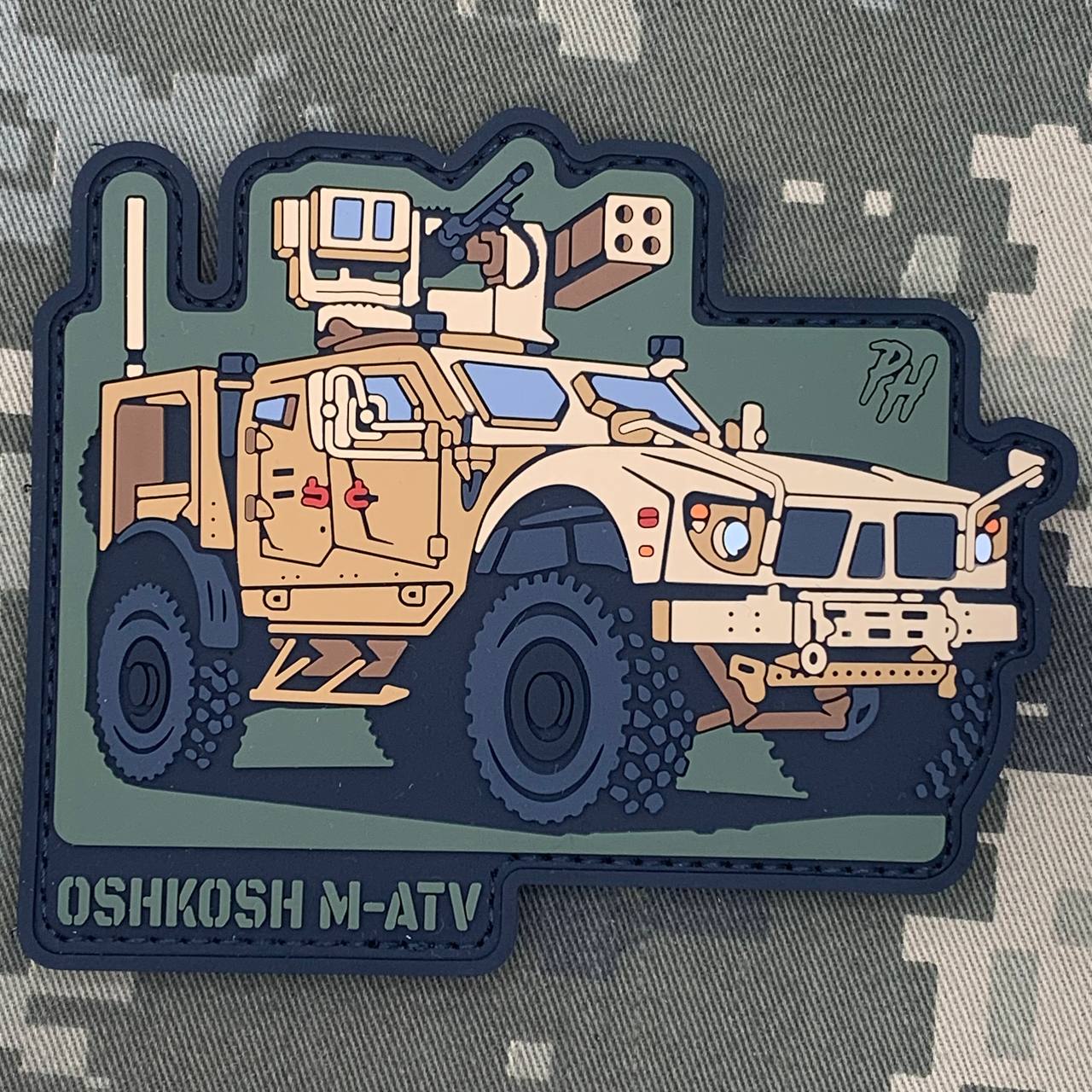 Оригінальний патч Patch Hunter Oshkosh M-ATV