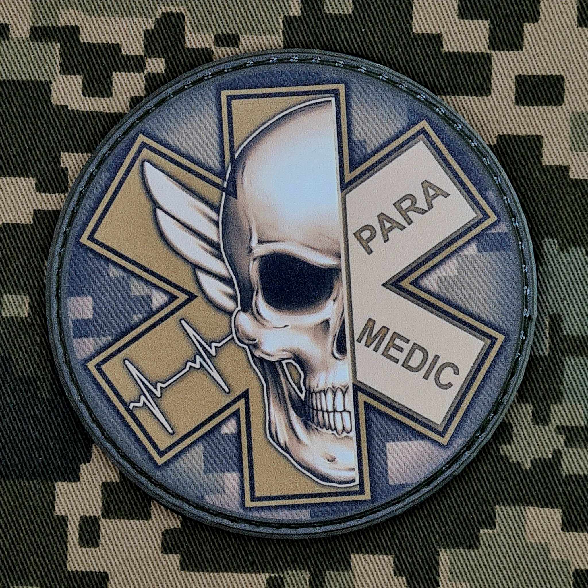 pvc шеврон Paramedic