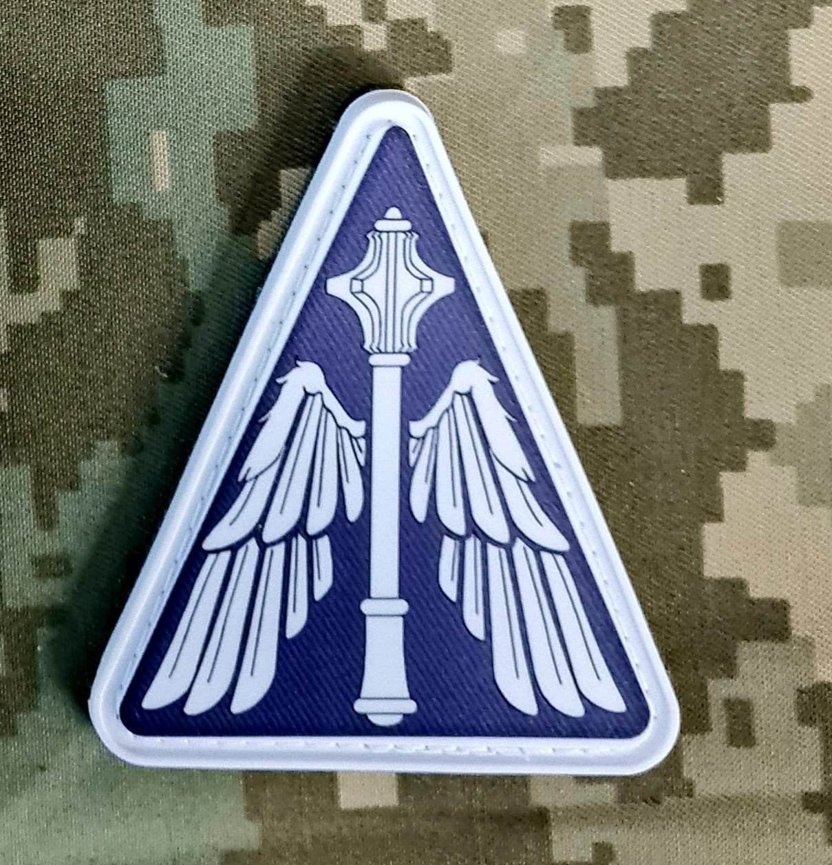 нарукавний знак Командування Повітряних Сил Збройних Сил України