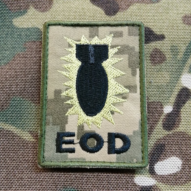 Патч BOMB EOD камуфляж піксель